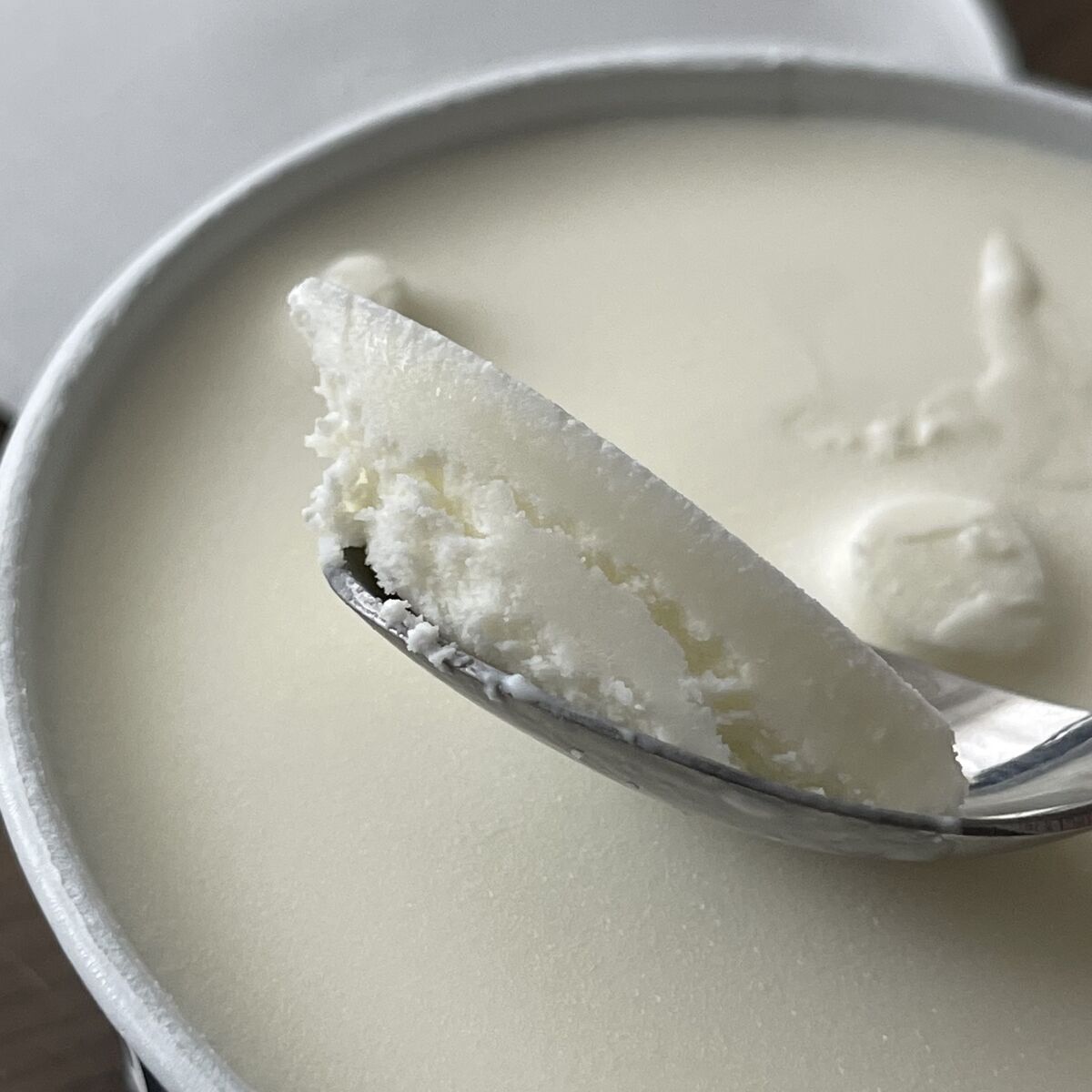 明治 Dear Milk（ディアミルク）は北海道の牧場で食べるアイスクリームの味がします - みんなたのしくすごせたら