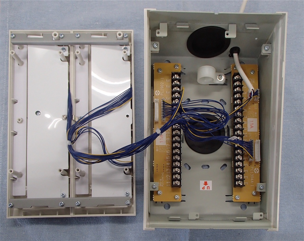 アイホンのカウンターインターホン TC-10M TC-20G TB-SE を開けてみる - さすけ のインターホン ブログ