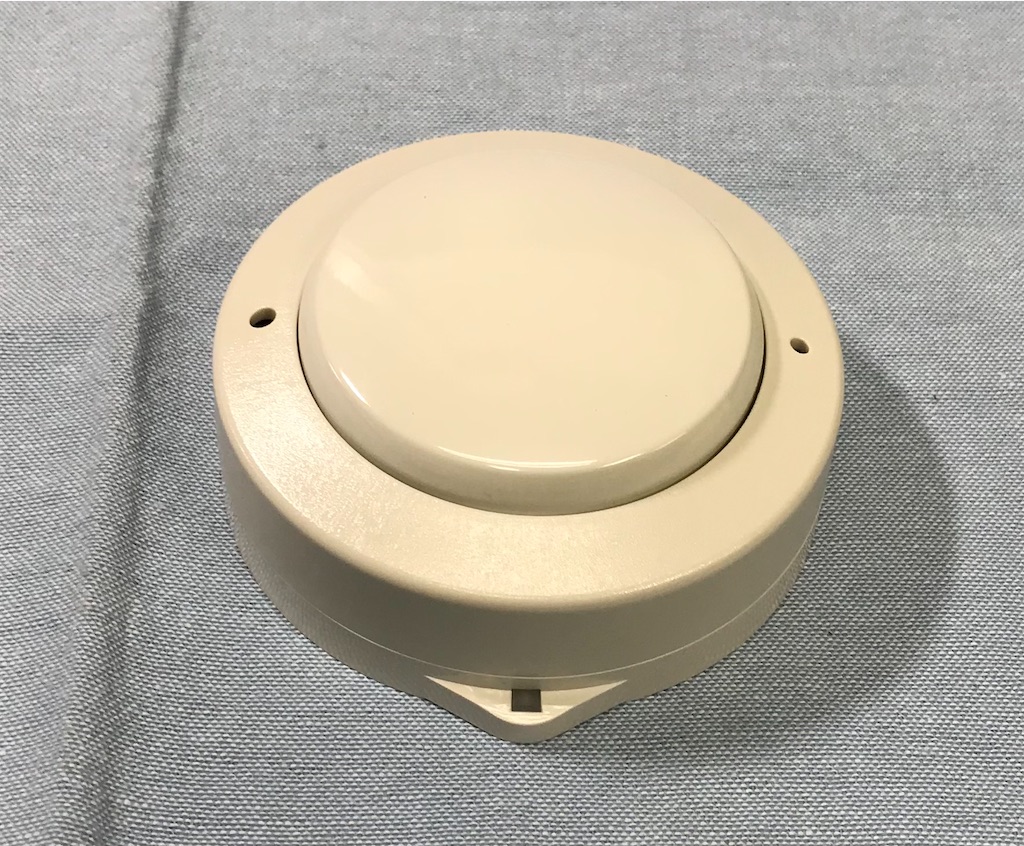 【備忘録】P型 差動式・定温式（移報出力付き S端子・P端子・3線式）感知器(リーク孔)を見てみる。DSC-2 DSC-2K 2SC1-L 2SA-PH BV42208 カジノンBV1290 ...