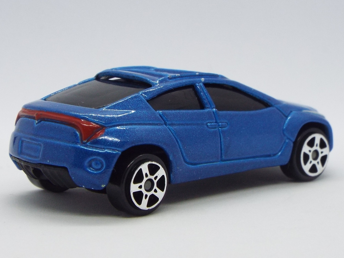 つるっとしたポンティアック ─Maisto Pontiac Rev Concept - 手のひら駐車場日誌