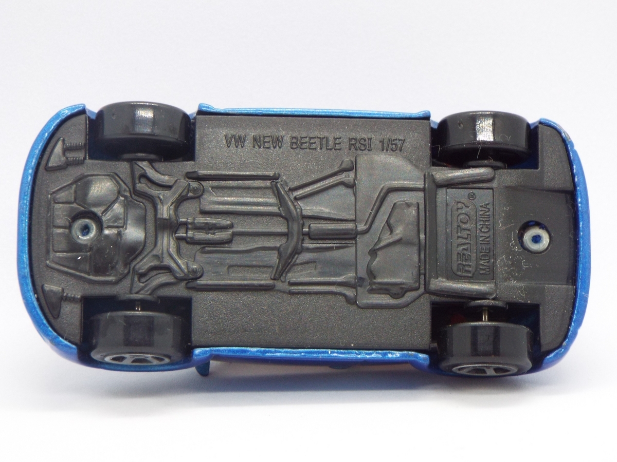リアルトイ ─ フォルクスワーゲン ニュービートル RSi - 手のひら駐車場日誌