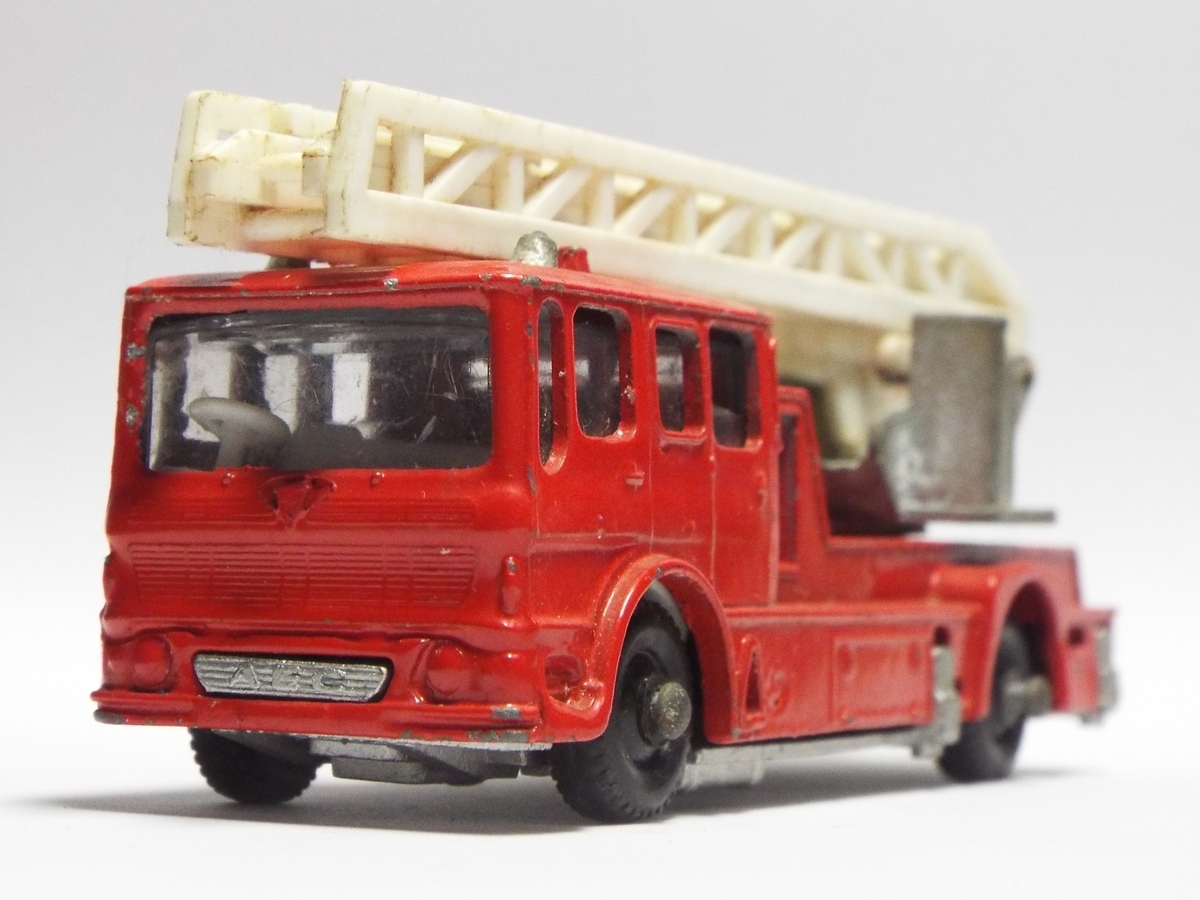 ロンスターの消防車 ─ LONE STAR MERRYWEATHER H T. T. L. FIRE ENGINE - 手のひら駐車場日誌