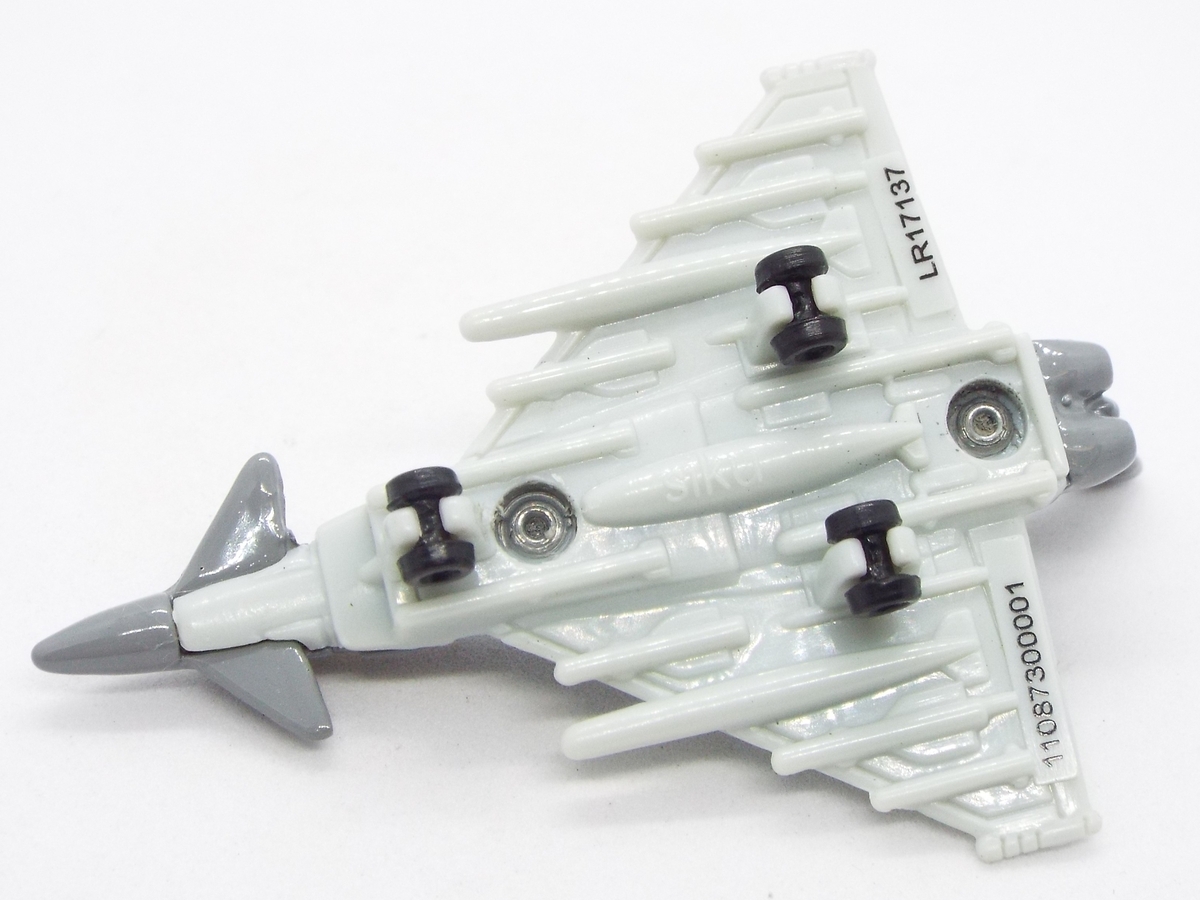 ジクのユーロファイター ─ siku - Jet Fighter - 手のひら駐車場日誌