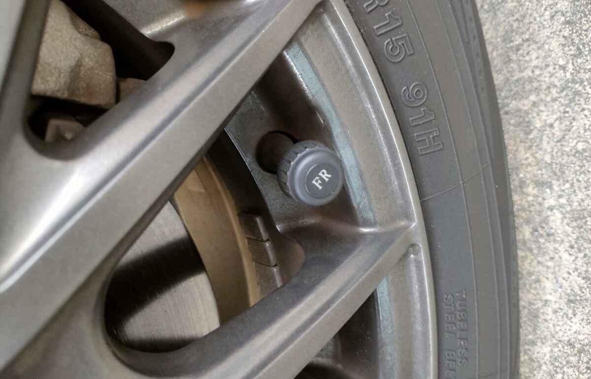 後付けTPMSオタクがおすすめするTPMS3選！安全性と利便性が爆上がりするタイヤ空気圧監視システム - ジムニーフリーク！