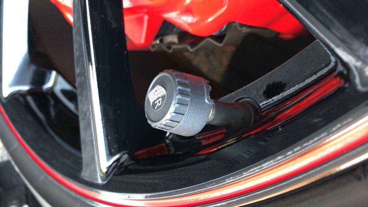 後付けTPMSオタクがおすすめするTPMS3選！安全性と利便性が爆上がりするタイヤ空気圧監視システム - ジムニーフリーク！