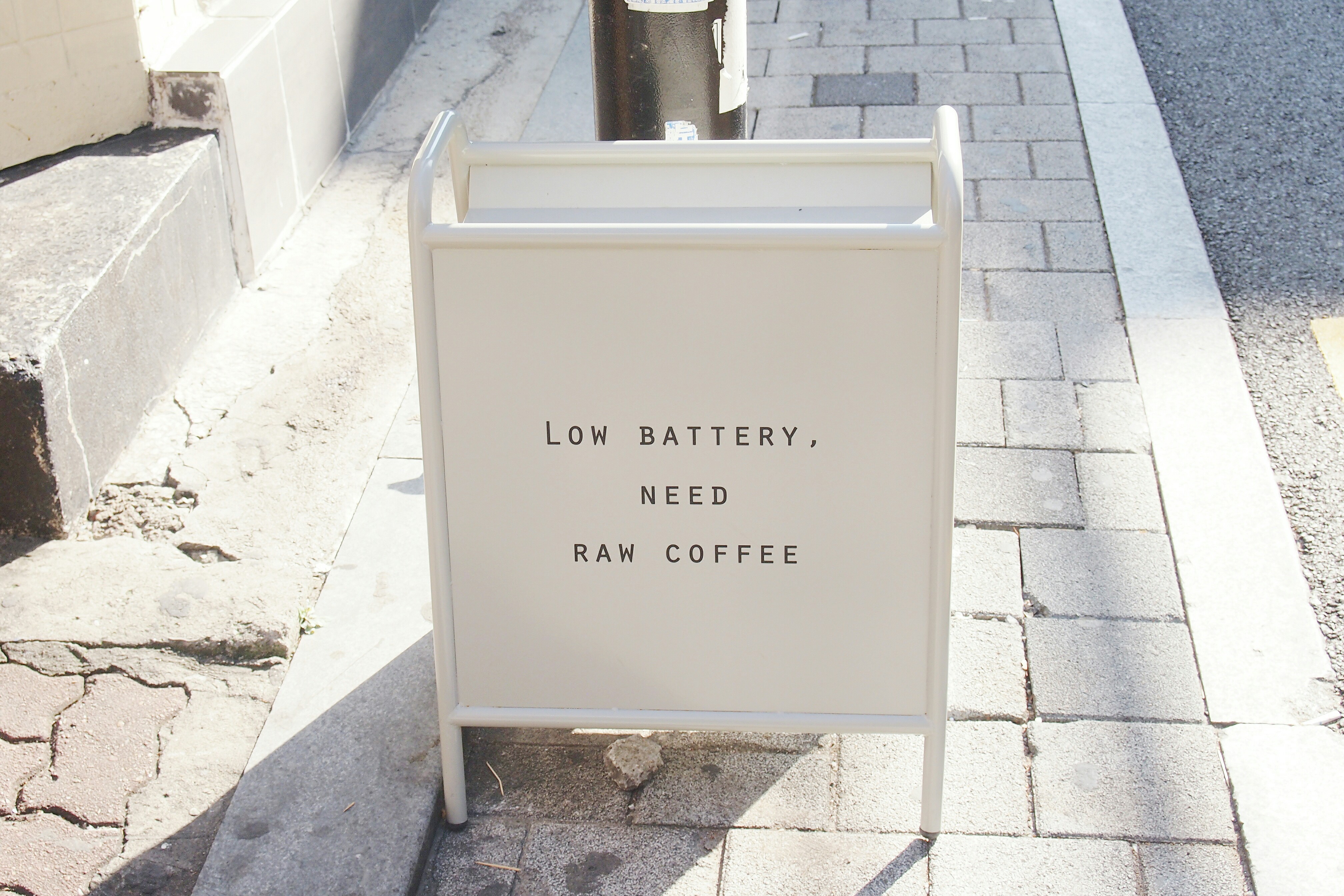 【韓国カフェ】トゥクソム・聖水（ソンス）エリアでコーヒーをテイクアウトするなら”RAW COFFEE STAND”がおすすめです。 - Koguma