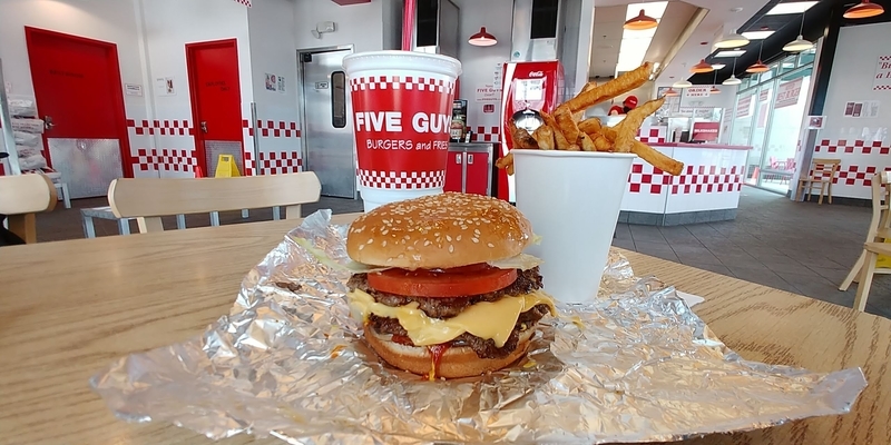 日本未上陸の人気ハンバーガーチェーン「FIVE GUYS」に行ってきた！ - 駐夫＠シアトルの海外生活
