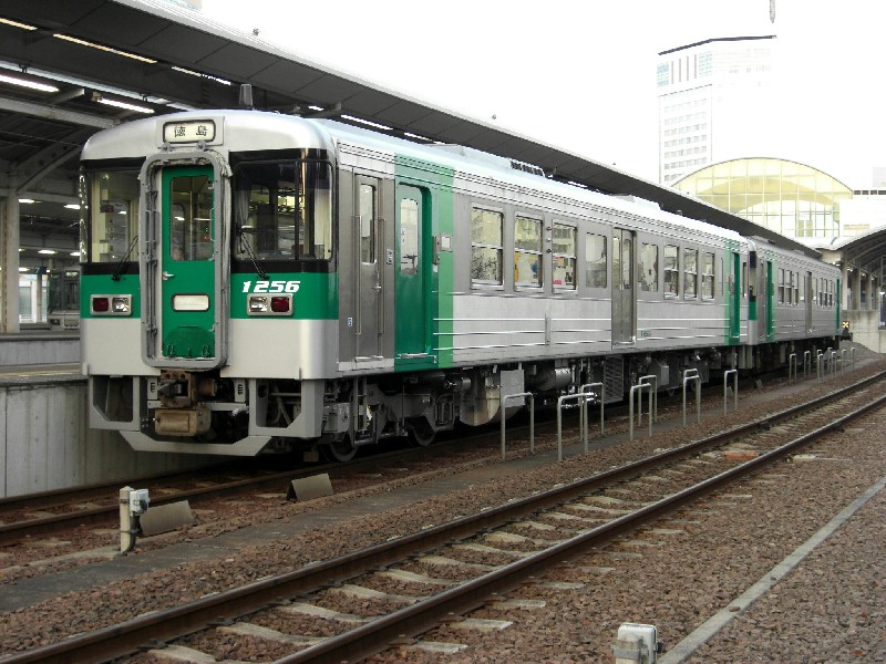 1200形1256 1500形と連結 JR四国 - JR撮影日記