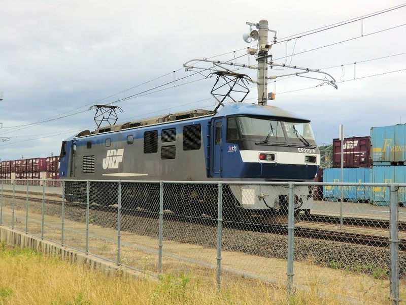 今度は岡山機関区のEF210-4号機を見かけました - JR撮影日記