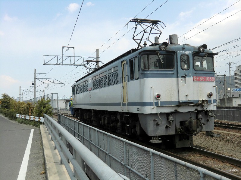 貨物列車EF65-1069号機 4月中旬四国入り - JR撮影日記