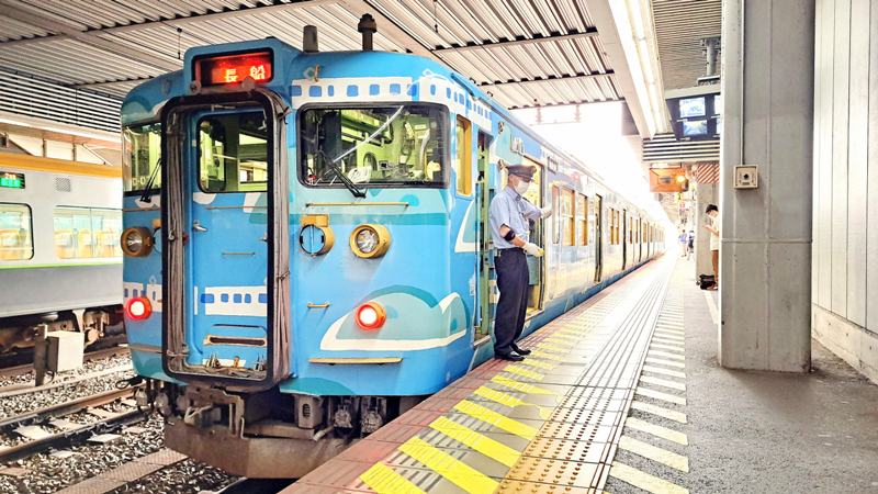 SETOUCHI TRAIN 別のホームで撮りたかったのですが - JR撮影日記
