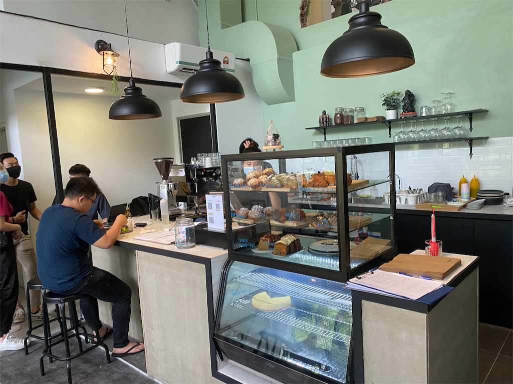 茶) flakes @ SS2 - またマレーシアに住むらしい。今度は猫も。