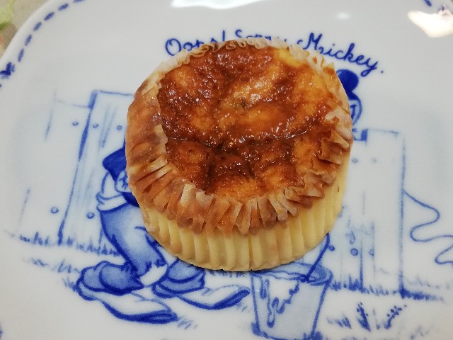 ファミマの『CHIZU-CAKE』が美味しかったから、ローソンの『バスチー』を食べてみてた - 生活向上委員会