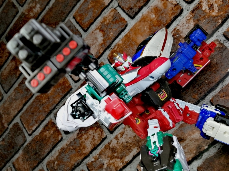 【ブログ 51point】 プラレール 新幹線変形ロボ シンカリオン チェンジザワールド シンカリオンCW E6こまち トップリフターフォーム ( シンカリオン E6こまち エルダビークル ...