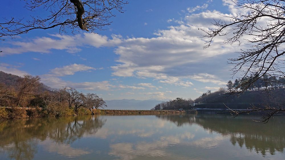霜月の山上湖風情 その 5 - shawtの「今日の一枚」