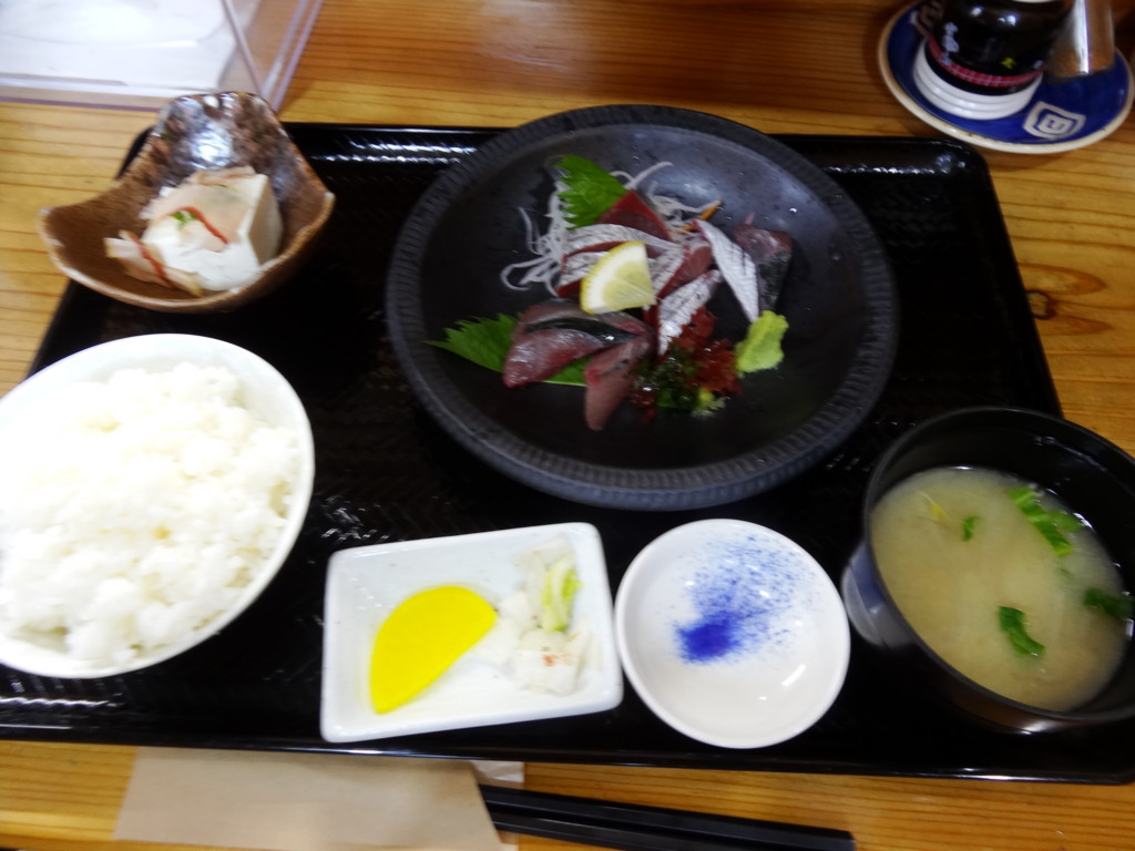 初めての屋久島は刺し身と「水曜どうでしょう」で魚介三昧…屋久島1日目 - しんとれいのワインな日々