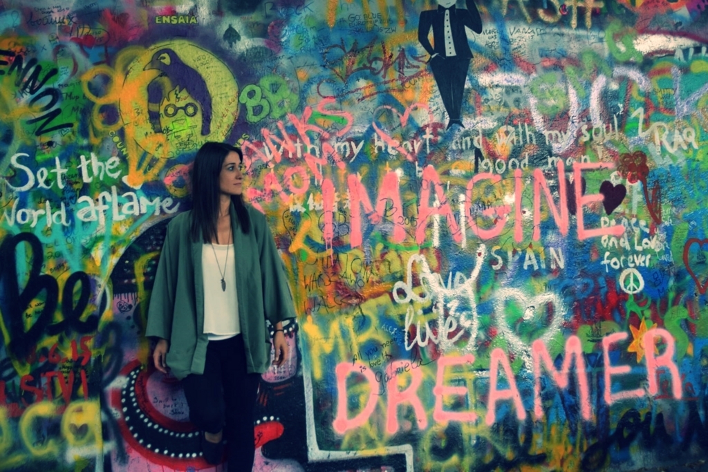 「旅をしながら働きたい人の背中を押し続けたい」Wifly Nomads創設者 Kate Smithさん - しおりブックマーク.com