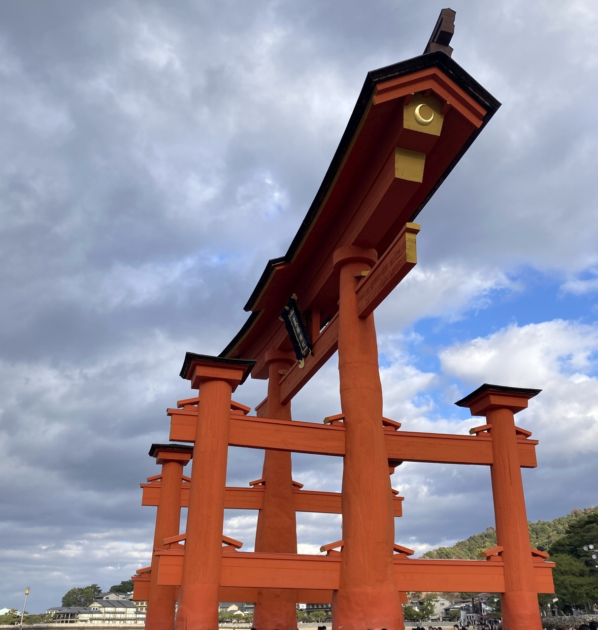 厳島神社 大鳥居の太陽と月 - shupop@hateblo