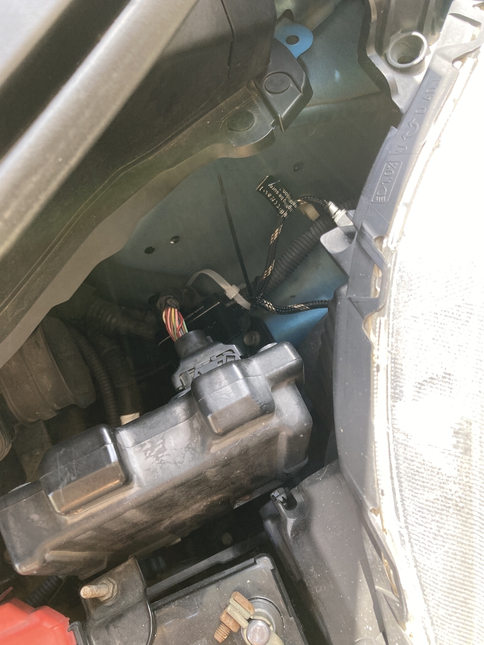 アルトワークス/フィット ヘッドライトバルブ交換 - shupop@hateblo