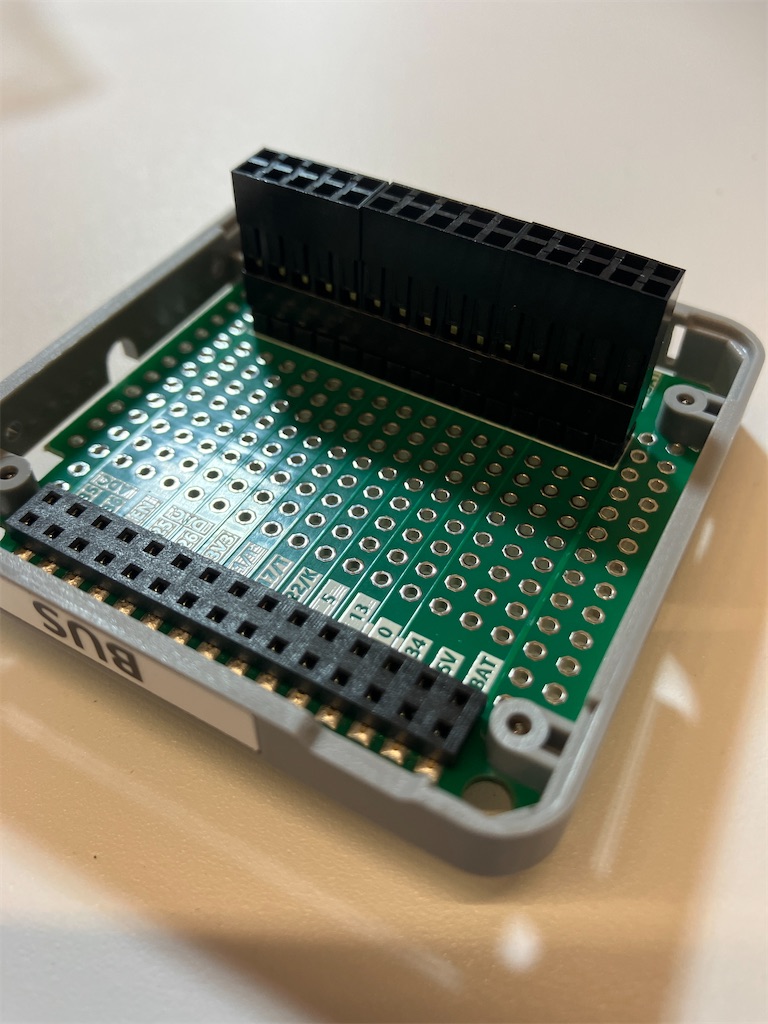 M5stackで底面にケーブルを出す場合 - Bye Bye Moore