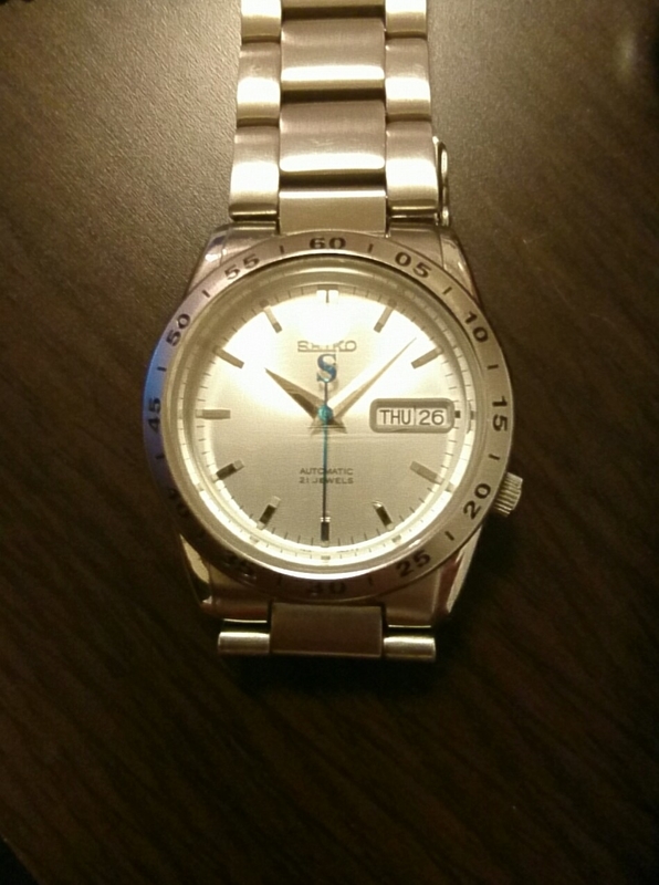 SNKE01とSNKD97のリューズ交換 その1 - snkd97’s blog(G/N design)