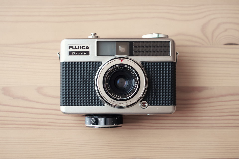 ハーフサイズのフィルムカメラ、FUJICA Driveを購入しました。 - どこかの風景