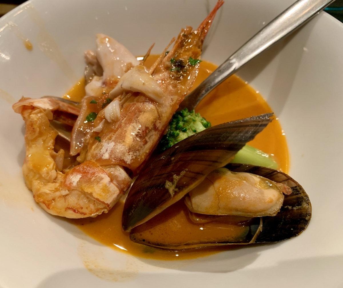 Bistro Uokin（ビストロ魚金）海の幸とワインの誘惑: 地金目鯛のブイヤベース - 空飛ぶコブタのひとりごと