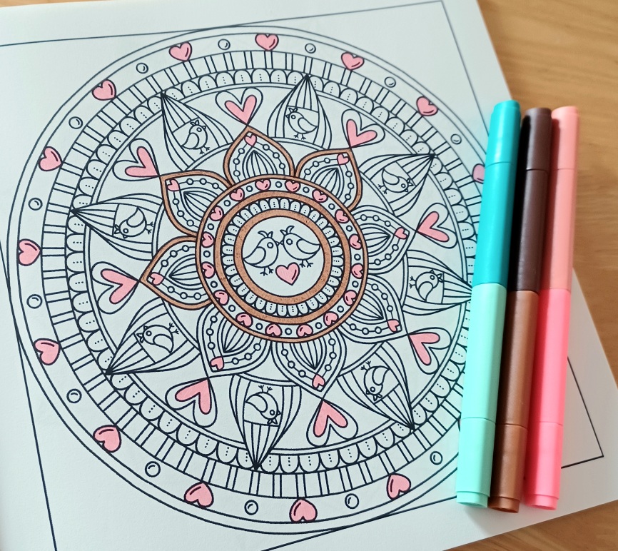 『Mandala Coloring Book・トリさんページ』① - 塗り絵さんぽ
