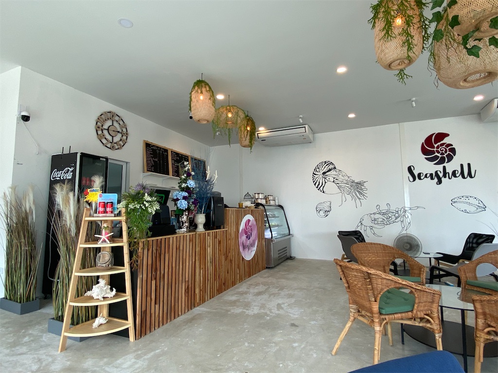 【Sea Shell Cafe & Bar】セントラル予定地近くの海沿いカフェバー - シラチャぐるぐるナビ