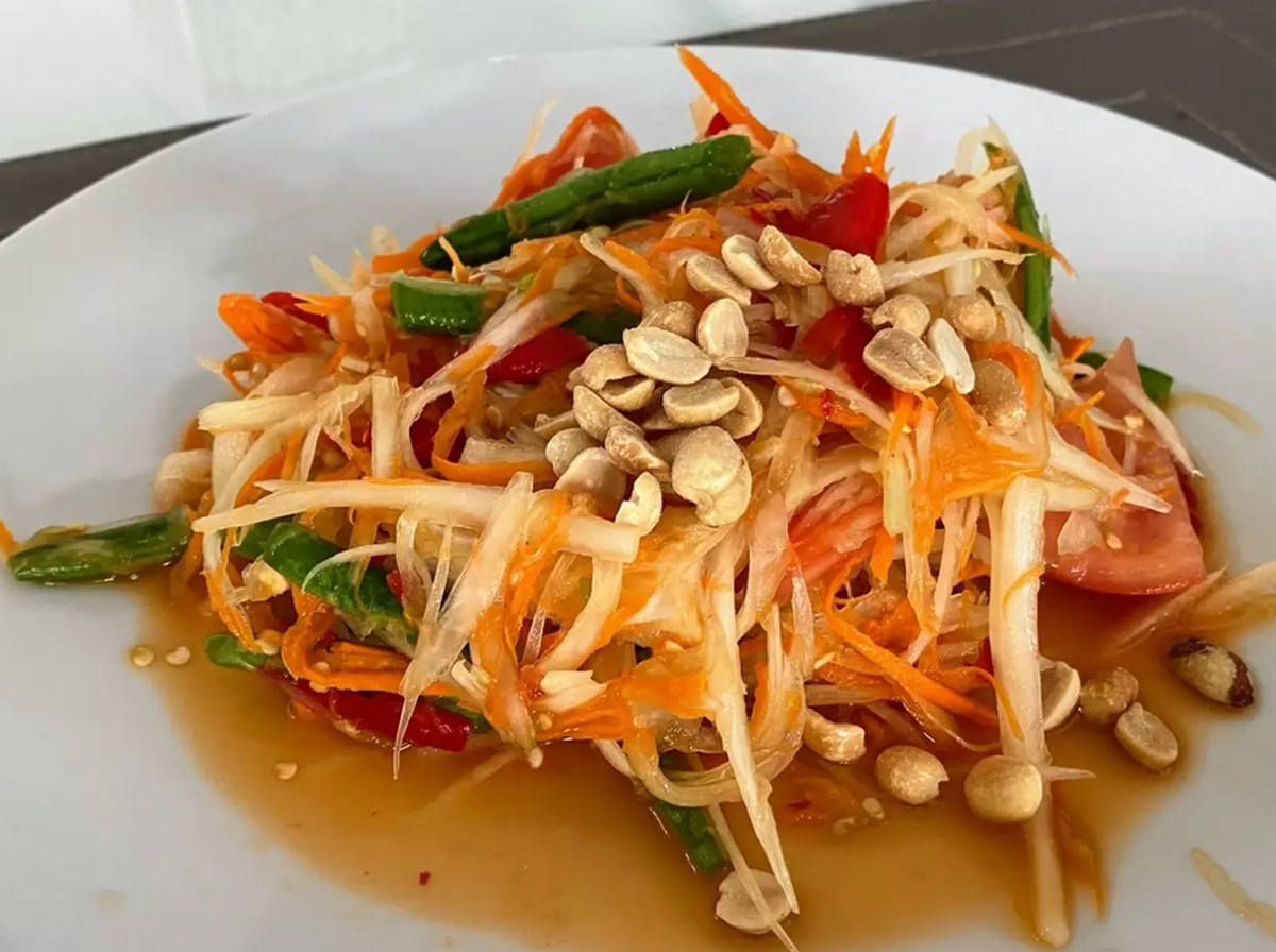 シラチャで味わえる屋台のイサーン料理 - シラチャ進出・不動産投資