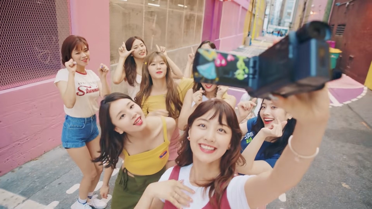 TWICE「LIKEY」ジヒョ カワイイ！！（まとめ） - ヘラジカ屋さん