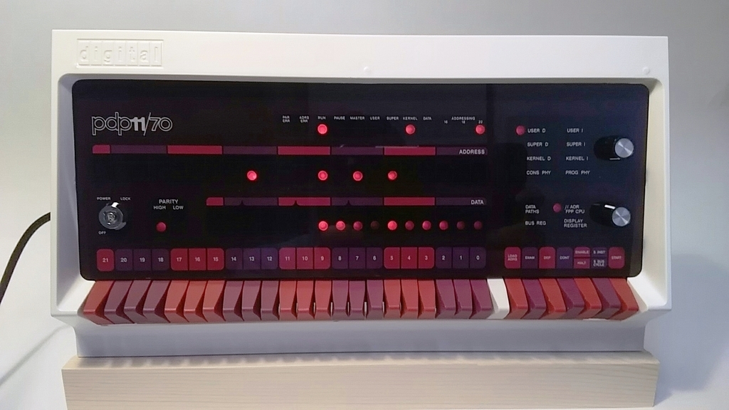番外編: pdp11/70 レプリカ PiDP-11 (ハードウエア) - 趣味人のブログ