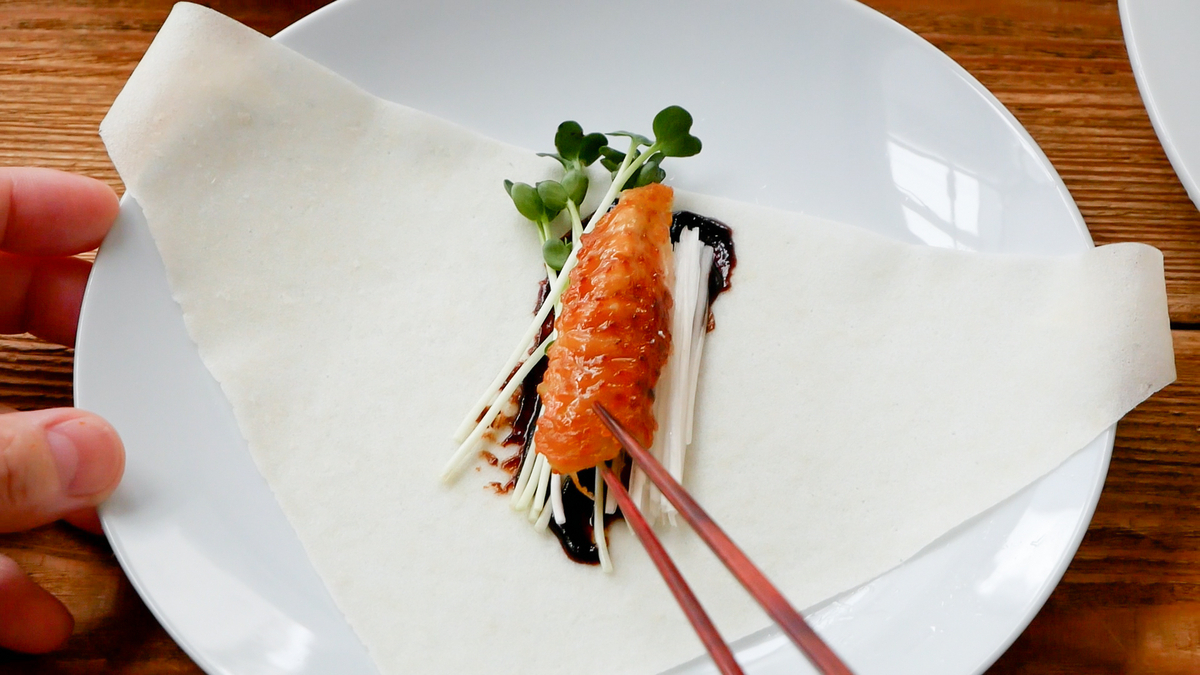 手羽先をあめ状のパリッと食感に！肉々しさも楽しめる手羽先の北京ダック風の作り方【美窪たえ】 - メシ通 | ホットペッパーグルメ