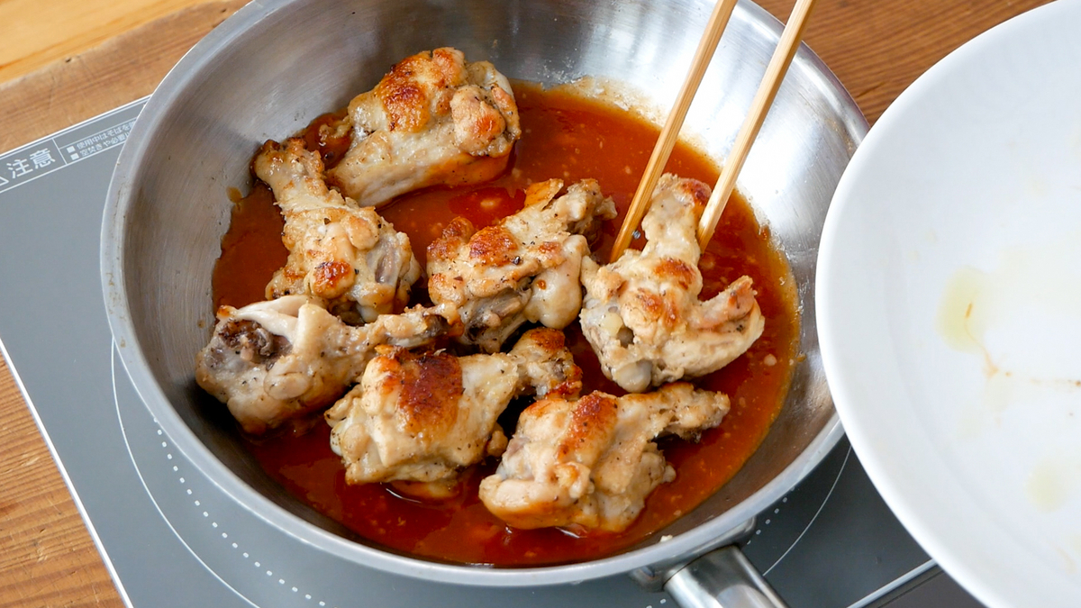 フライパン＆油少なめで作るお酒に合うバッファローウイングはアメリカンな味わいがたまらない【美窪たえ】 - メシ通 | ホットペッパーグルメ