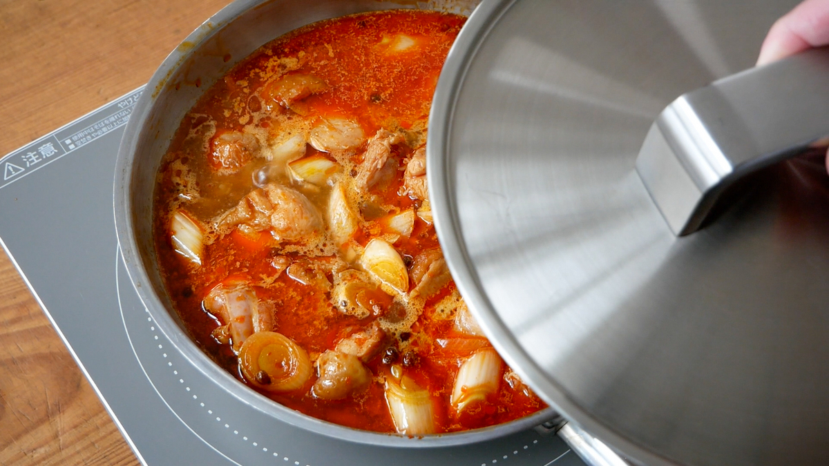 クセになる辛さがたまらない中国の煮込み料理、大盤鶏の作り方【美窪たえ】 - メシ通 | ホットペッパーグルメ