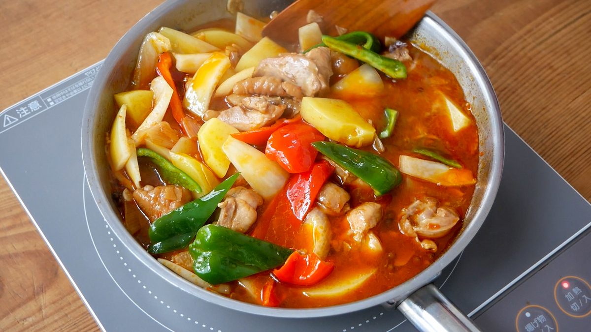 クセになる辛さがたまらない中国の煮込み料理、大盤鶏の作り方【美窪たえ】 - メシ通 | ホットペッパーグルメ