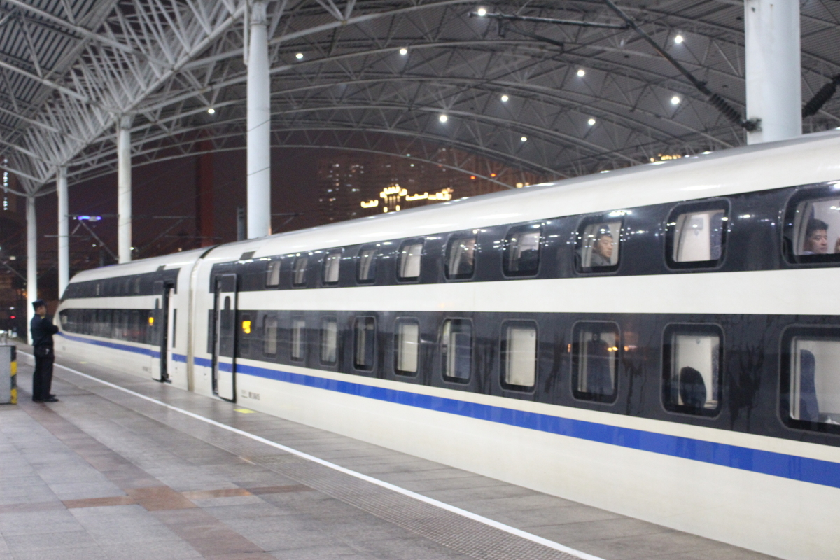 上海→北京南夜行新幹線D312次 CRH2E新型動臥乗車記 - へんな旅行記
