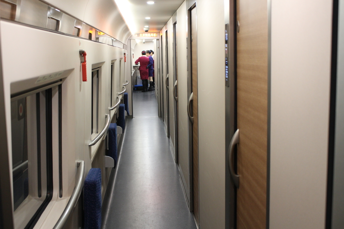 上海→北京南夜行新幹線D312次 CRH2E新型動臥乗車記 - へんな旅行記