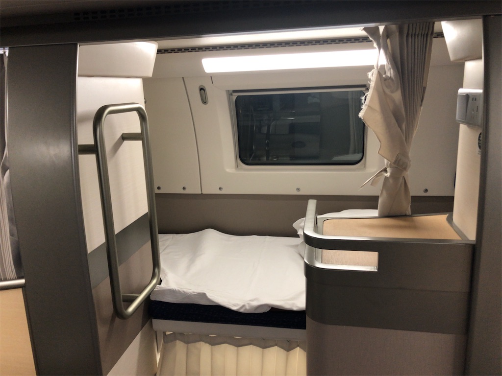 上海→北京南夜行新幹線D312次 CRH2E新型動臥乗車記 - へんな旅行記