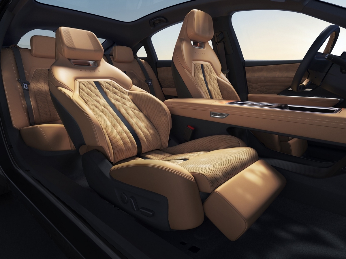 長安マツダが新型BEV/PHEVモデル「MAZDA EZ-6」を正式発表、北京モーターショーでは新しいコンセプトカー「MAZDA創ARATA ...