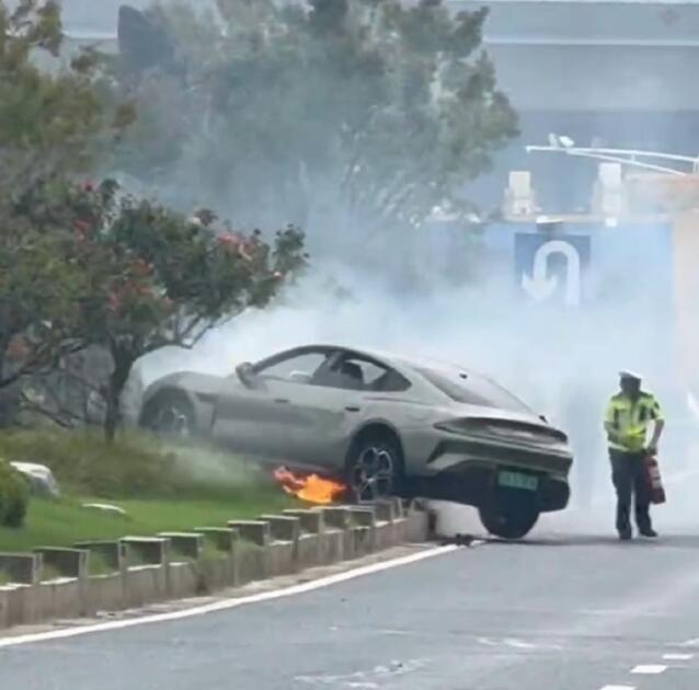 小米「SU7」が事故を起こし出火。それでもSU7の安全性が賞賛された理由 - 中華IT最新事情