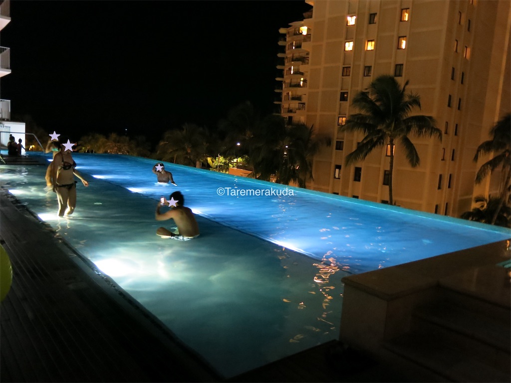 『Swell Pool & Bar』モダンラグジュアリー感が半端ない！インフィニティプール＆バー - アロヒラニ・リゾート・ワイキキ・ビーチ ...