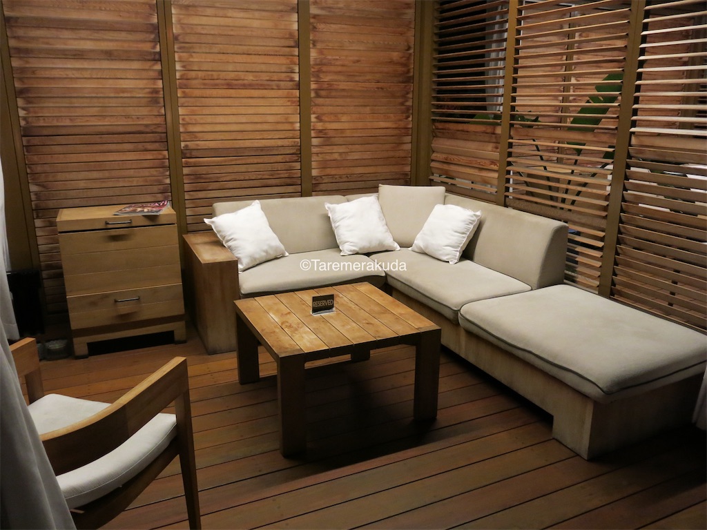 『Swell Pool & Bar』モダンラグジュアリー感が半端ない！インフィニティプール＆バー - アロヒラニ・リゾート・ワイキキ・ビーチ ...