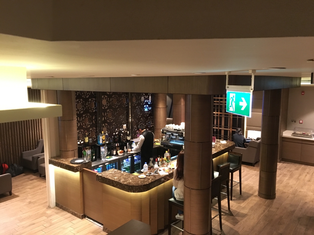 アブダビ空港のラウンジ「AL REEM LOUNGE」 - tatolog