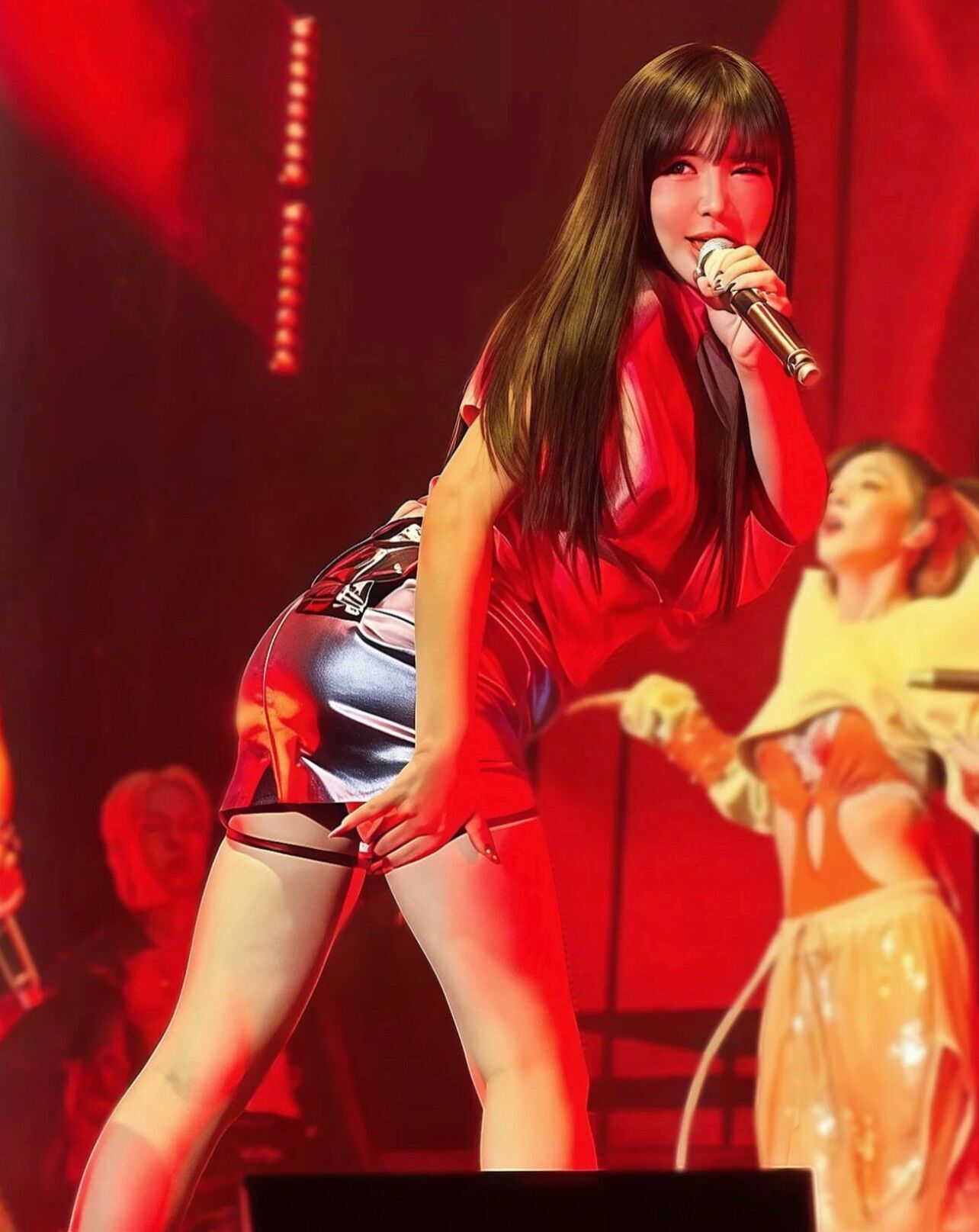 2NE1「ボム」再びダイエットに大成功…、スリムな体型で15周年記念コンサートのステージに！ - 韓information.