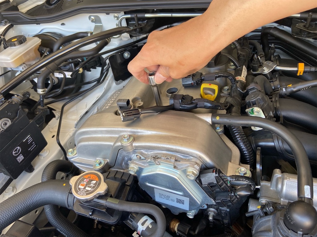 NDロードスター走行距離7万キロ近いので、プラグを交換！ - MHOエンジニアリング