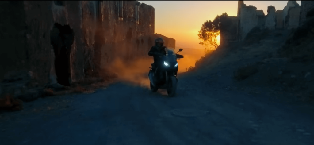 ★ホンダ X-ADV（City Adventure concept）ティーザー第2段を公開 - 気になるバイクニュース。