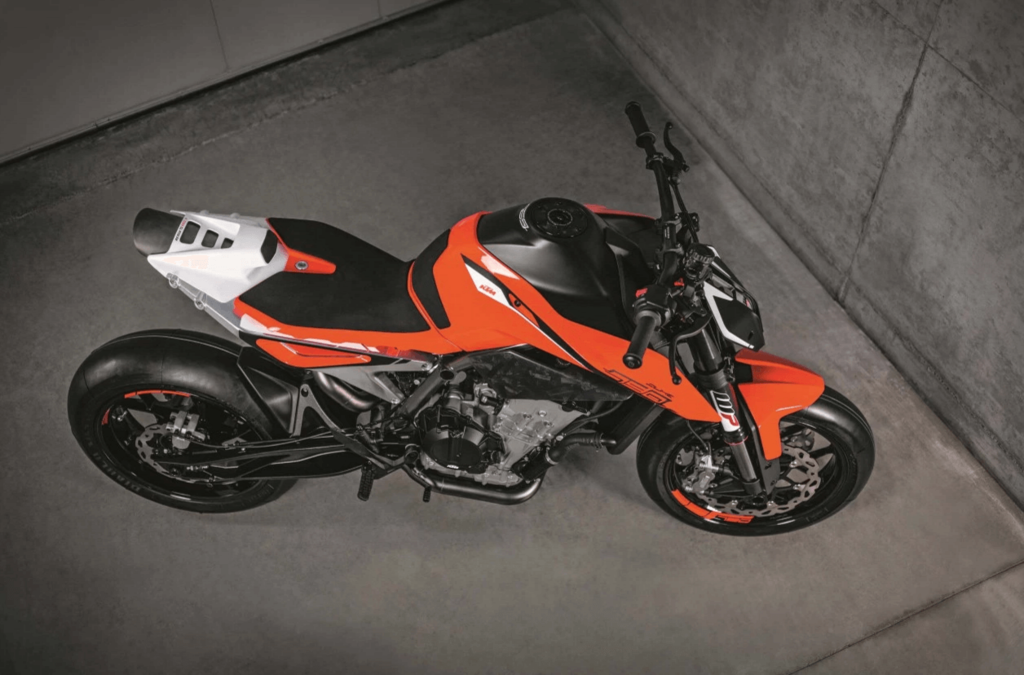 ★KTM 790Dukeの走行動画を公開 - 気になるバイクニュース。