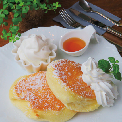 ふわふわスフレパンケーキ、復活！ - Tensuke Cafe BLOG