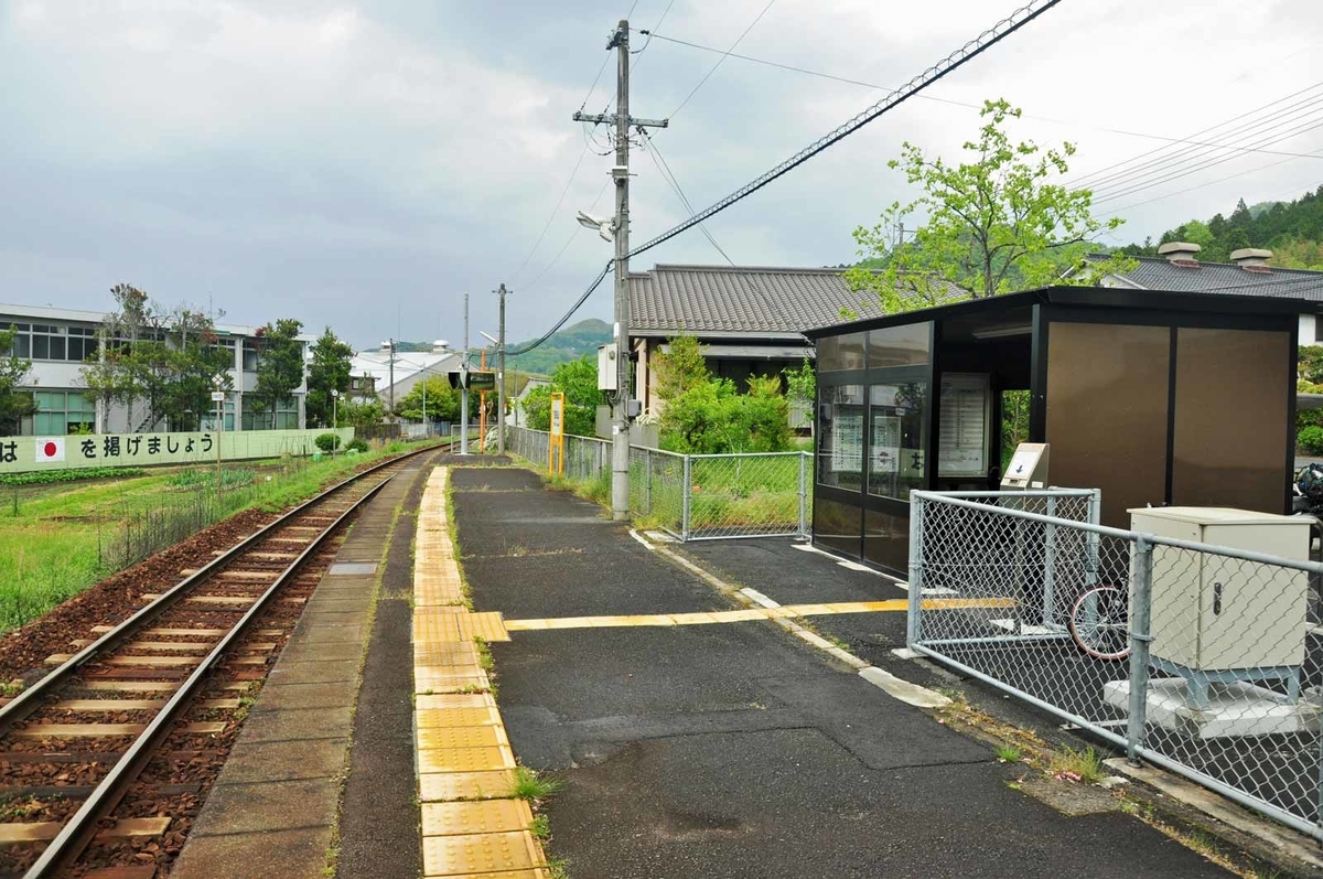 津山線:佐良山駅 (さらやま) - tkmov(バイクとローカル線と)